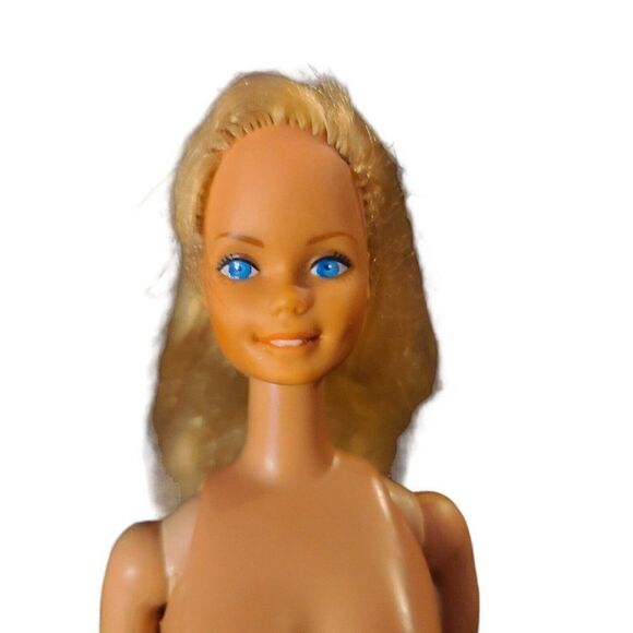 Mattel | Toys | Vintage 979 Mattelbeauty Secretsbarbie With Poseable ...